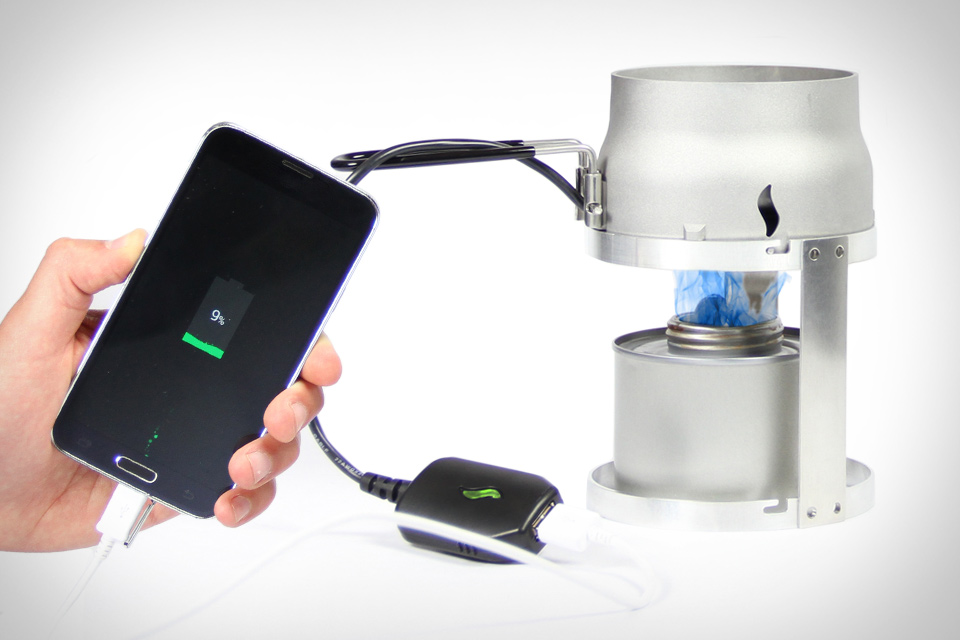 How to Charge Your Smartphone ... With Water | Emergencyreviewer.com